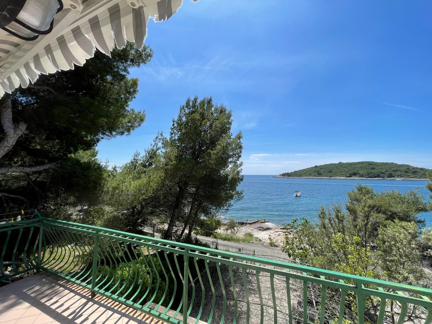 Croatia Solta island Split area waterfront house for sale Real Estate ...